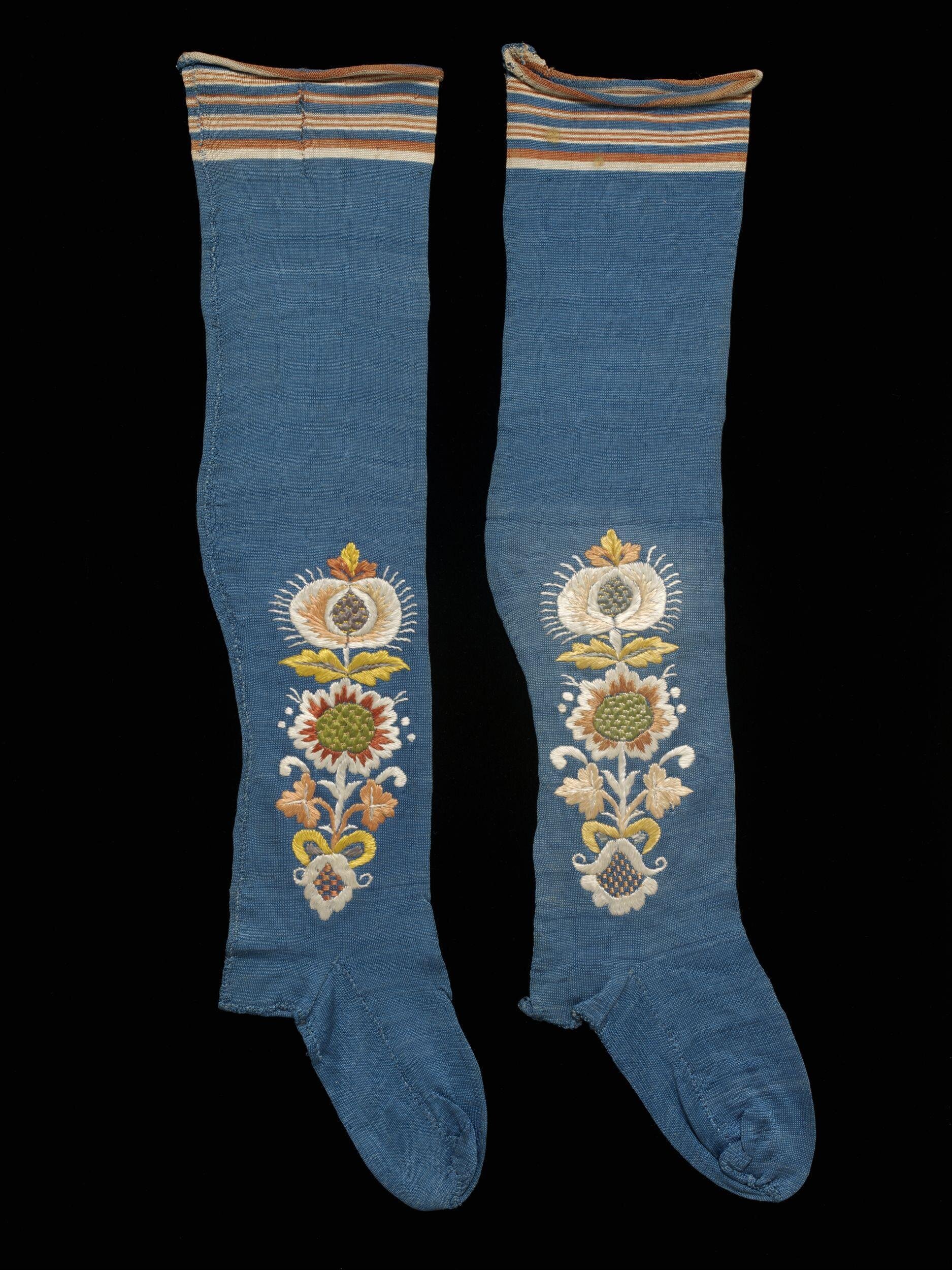 blue frame knit embroidered 1 – KDD & Co